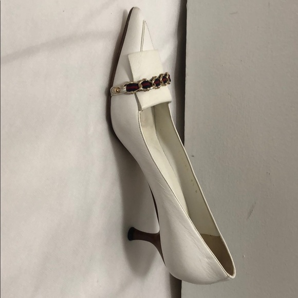 Gucci | Shoes | Gucci White Pointed Toe 2 Heel | Poshmark